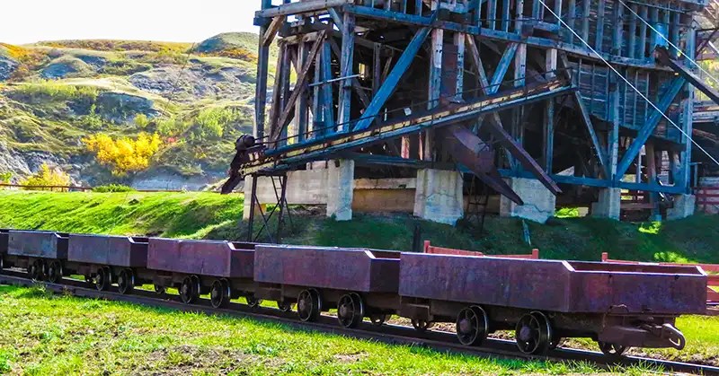 Rare 8-Story Tipple at Historical Coal Mine – guide2museums.com